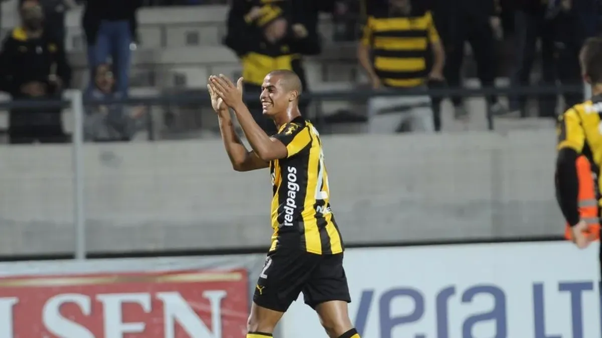 El lateral aurinegro Alex Silva volvió a Progreso