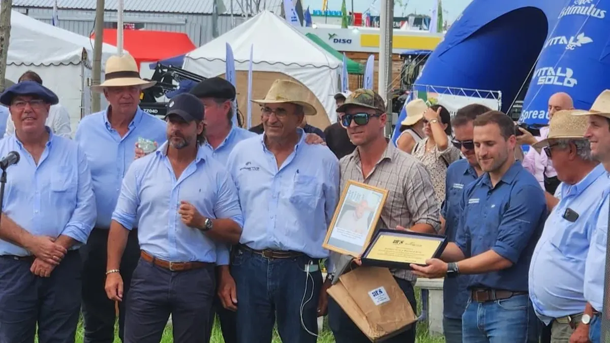 El broche de oro para el acto inaugural: homenaje a Ramón Erro