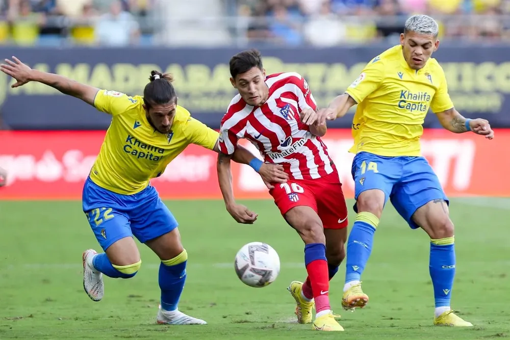 Así fue la ovación para Brian Ocampo en el partido que Cádiz venció al ...