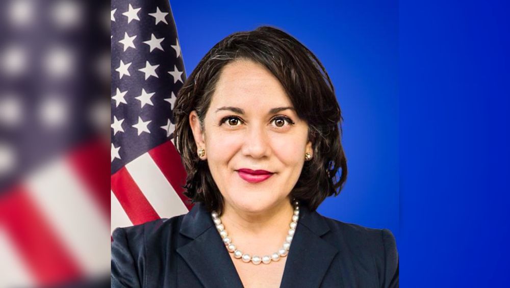 A la espera del nuevo embajador de EEUU en Argentina: asume Heidi Gómez ...