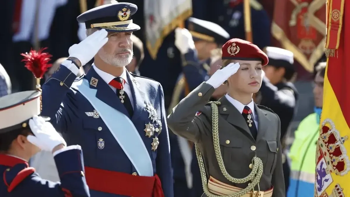 Aviones, banderas y los Reyes: las mejores fotos del Día de la Hispanidad