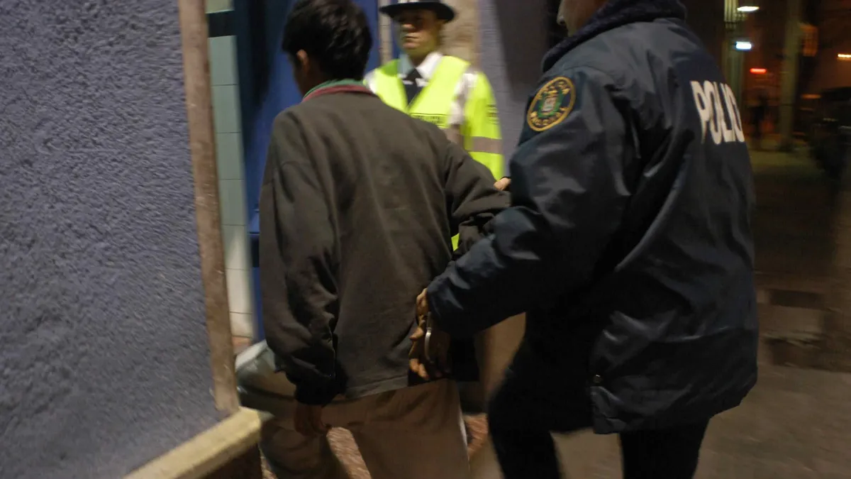 Arresto domiciliario y obligación de estudiar a dos menores que se ...