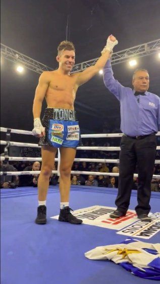 El uruguayo Gastón Reyno debutó como boxeador profesional con un nocaut ...