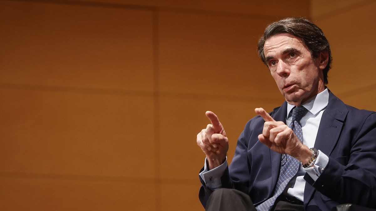 Aznar: Una parte de la izquierda española, cada 15 días, tiene que ir a ...