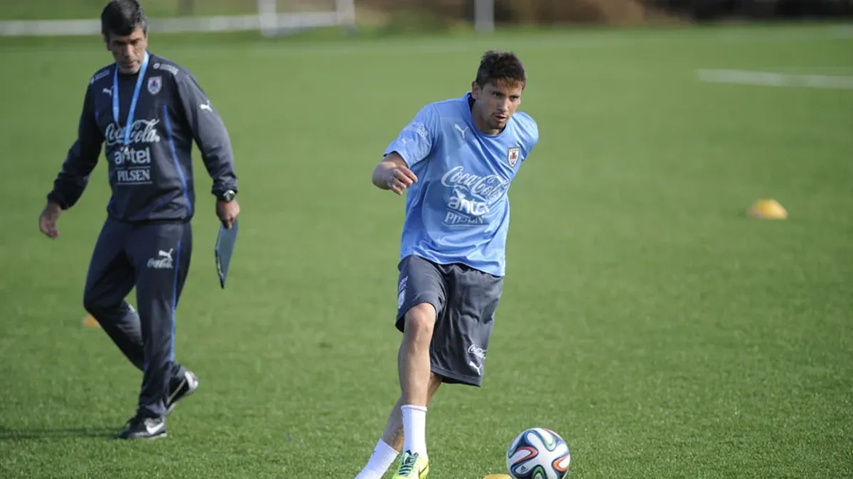 Gastón Ramírez y el recuerdo de una patada