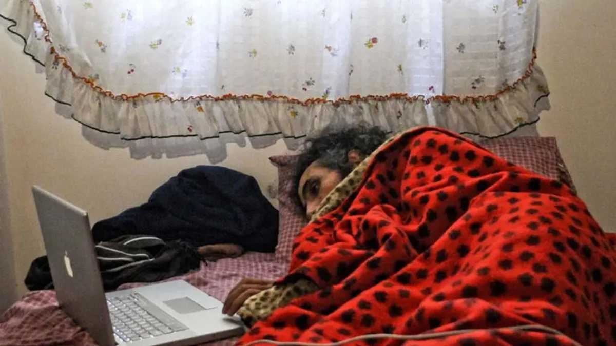 Diyab está en coma superficial y los médicos lo asisten en su casa