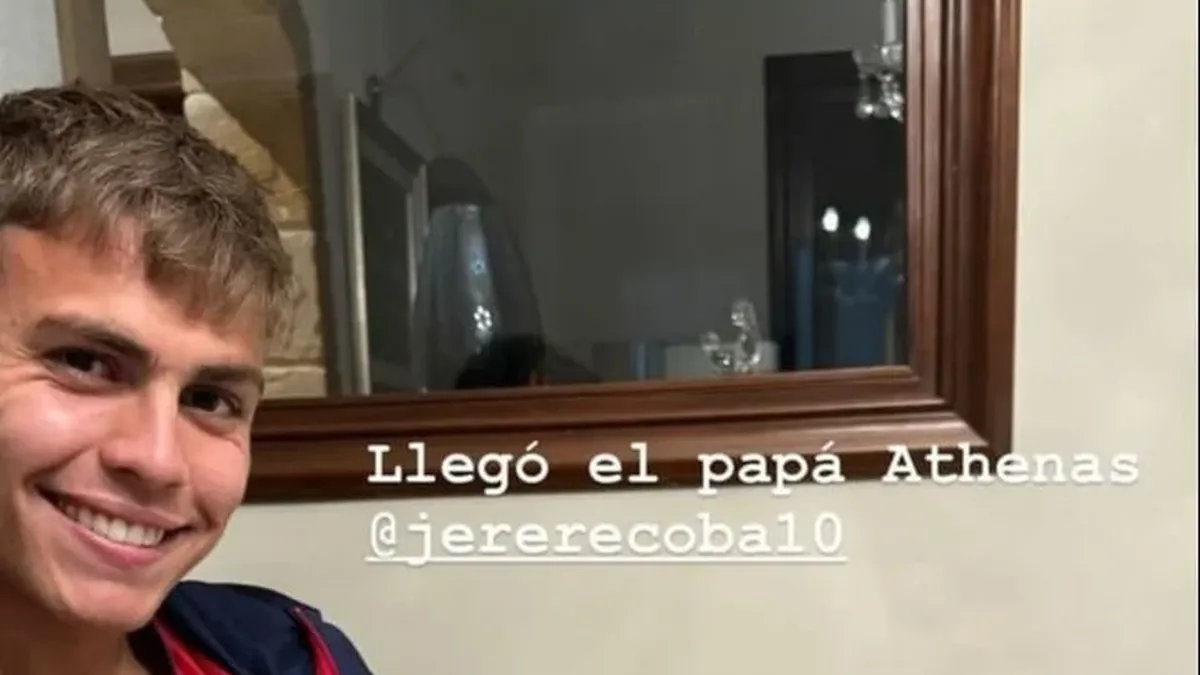 El festejo de Jeremía Recoba con su mascota tras un nuevo gol en ...