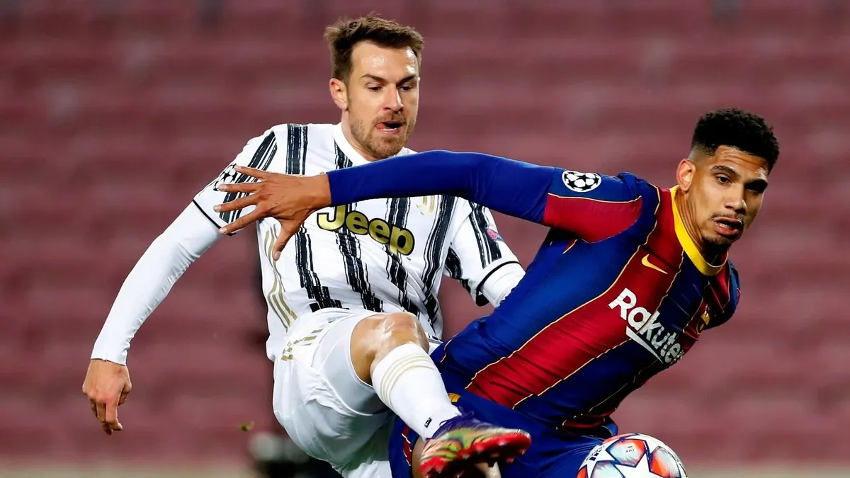 En Barcelona dicen que Ronald Araújo es La Roca, el único que jugó 360 ...