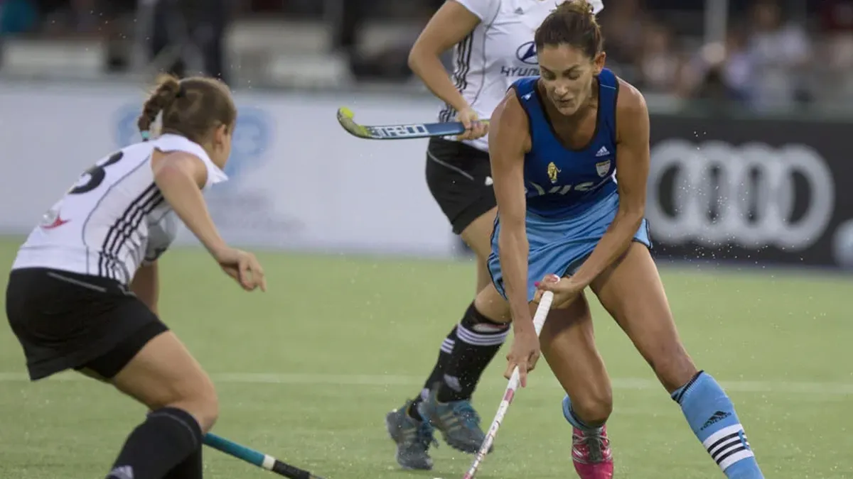 La reina busca la corona que le falta