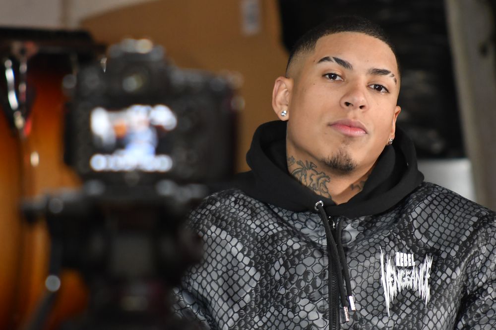 Jonathan Suárez Gularte, la nueva voz de la plena que conquistó a la ...