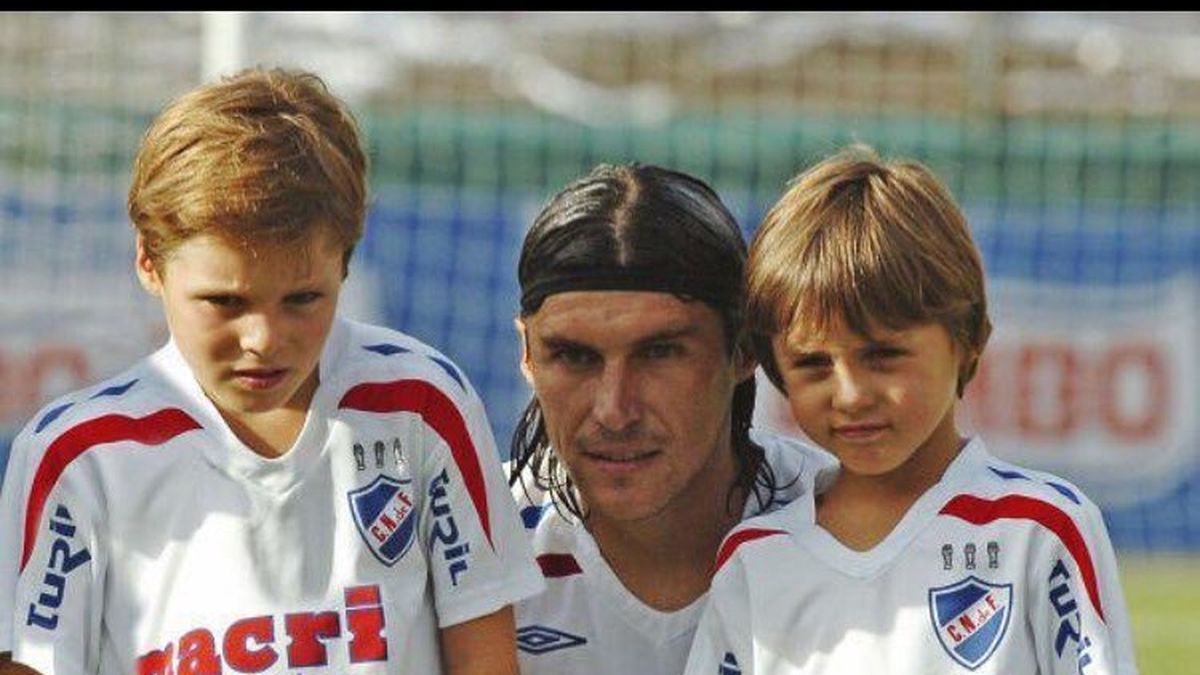 El hijo del Cacique Medina que debutó en Deportivo LSM, el equipo de ...
