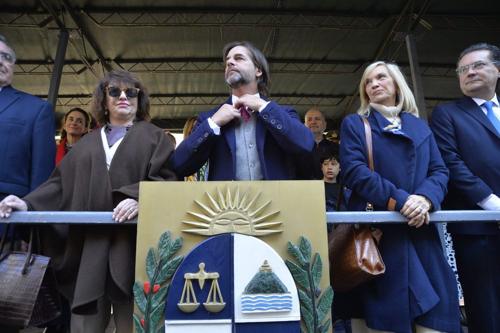 Lacalle Pou participó en el acto en la Plaza Matriz por la Jura de la ...