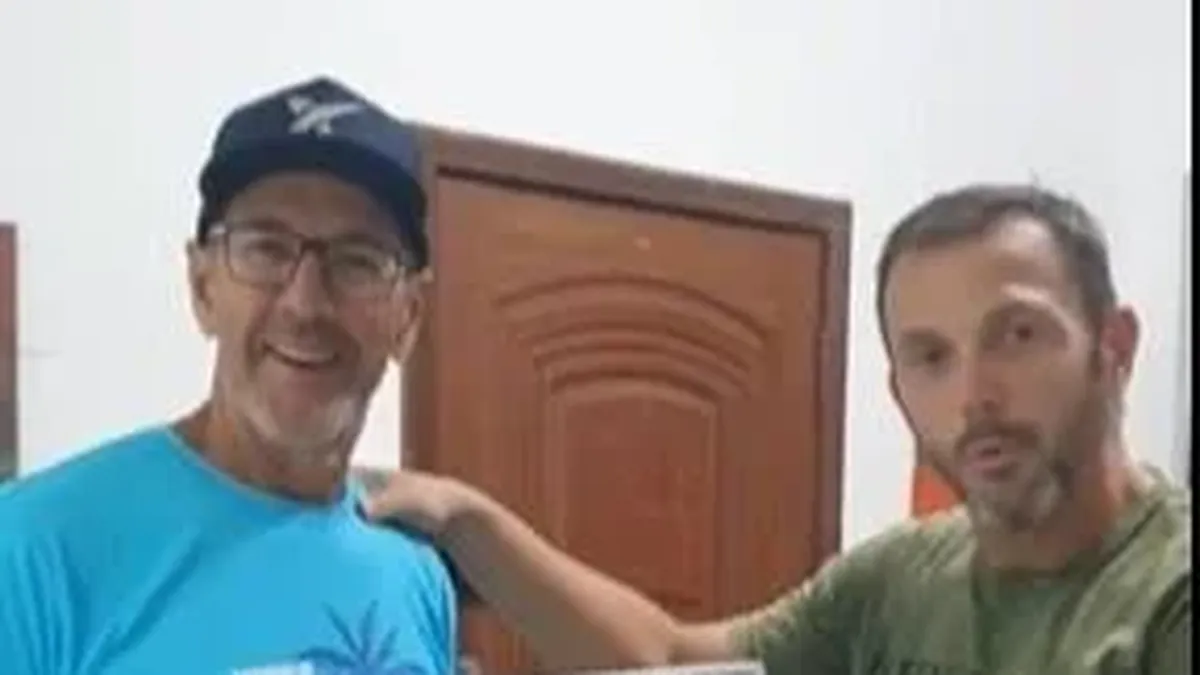 La emoción de Hugo de León ante un regalo de un hincha del Inter de ...