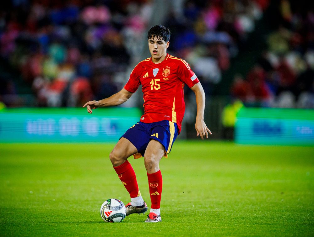 Oficial: Pau Cubarsí se una a la selección española en lugar de Pau Torres