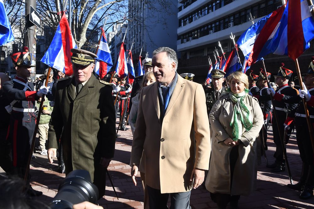 La Armada define comandante: la difícil búsqueda entre contralmirantes ...