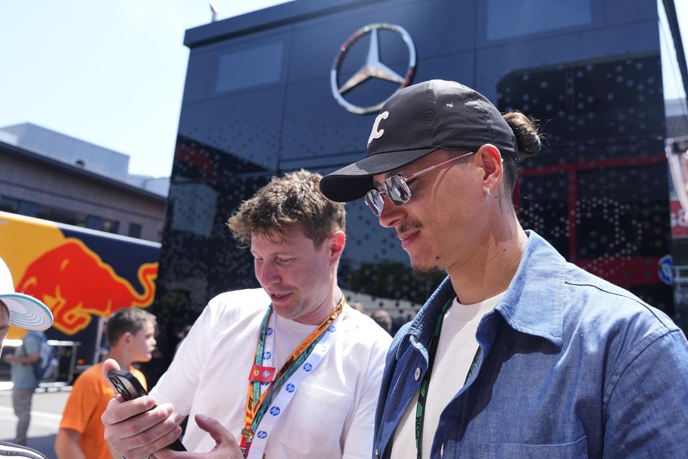 Darwin Núñez en la Fórmula 1: de vacaciones y mientras se define su ...