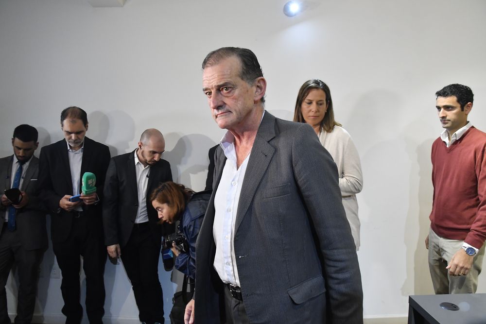 Compañera inseparable: una carta de Manini pidiendo el voto para una ...